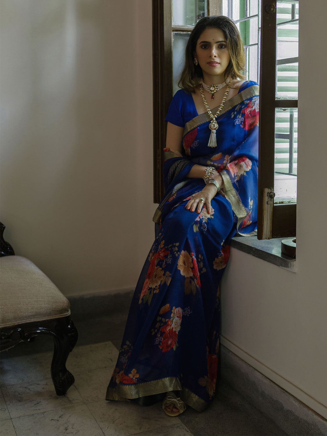 Bright blue floral bunch saree set – thesilkstory